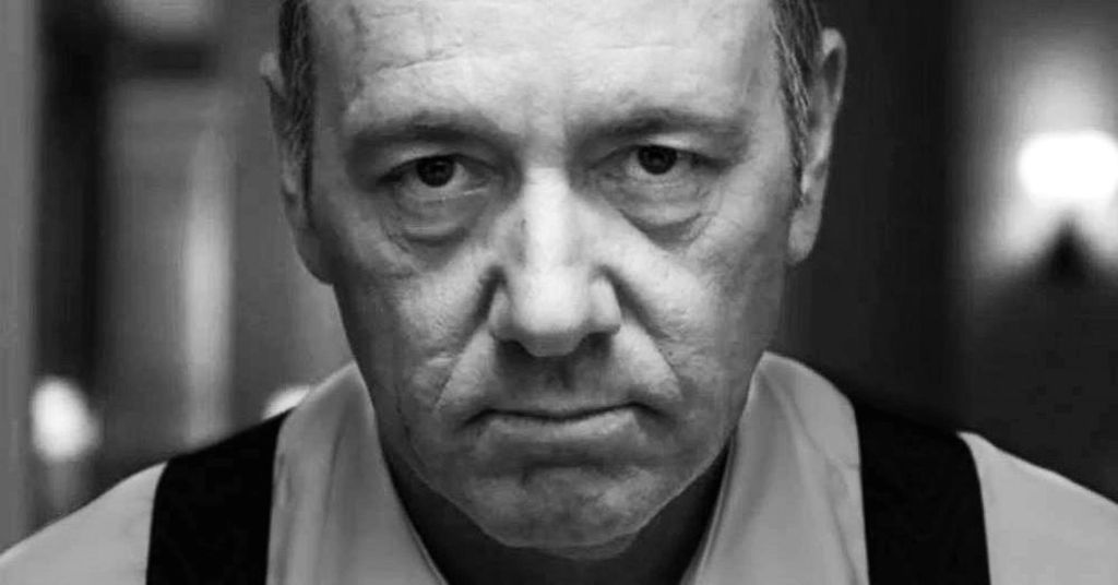 Kivágják Kevin Spacey-t A világ összes pénzéből - Filmtekercs.hu
